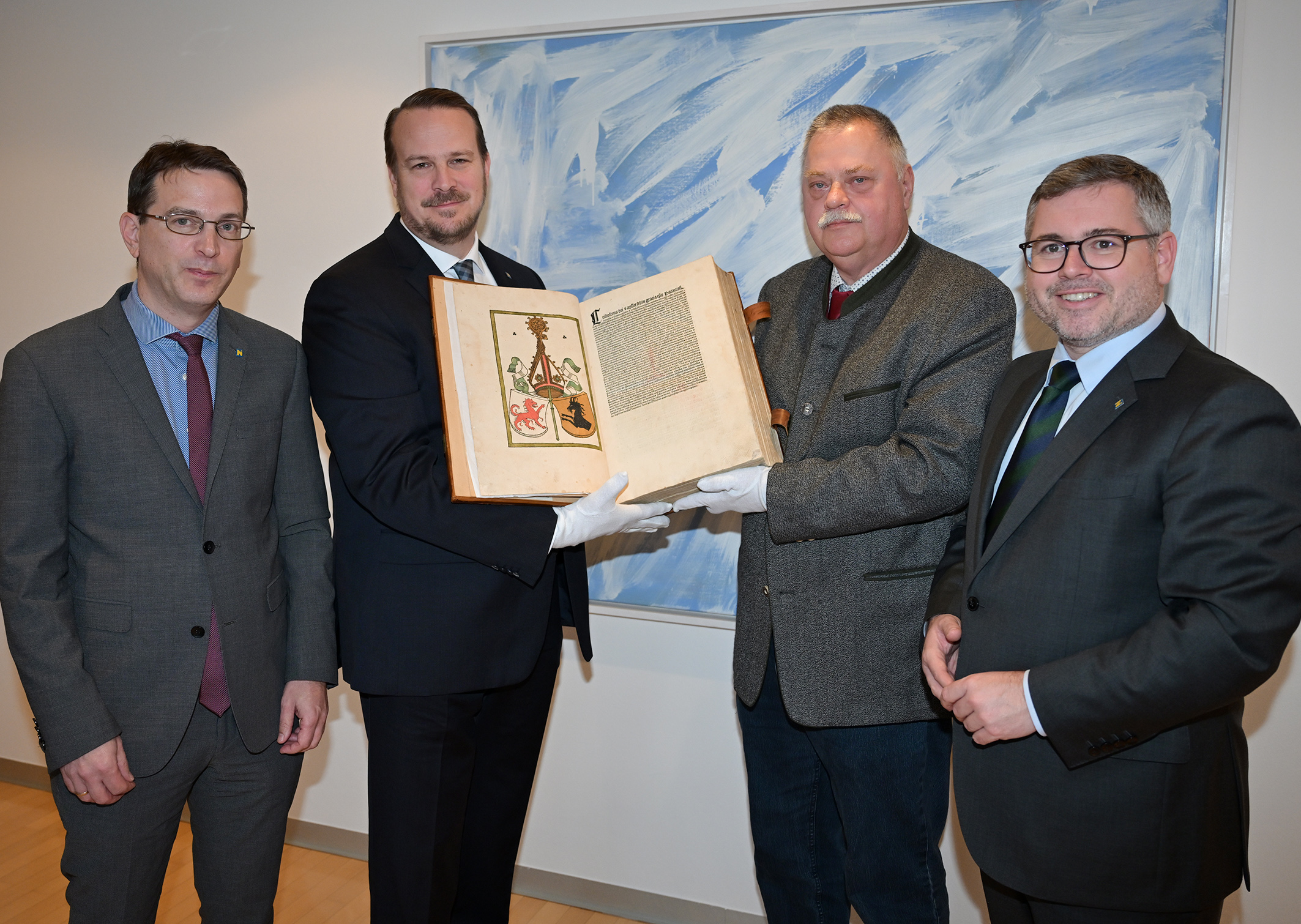 Bibliotheksdirektor Hofrat Prof. Mag. Hans-Joachim Alscher in den ...